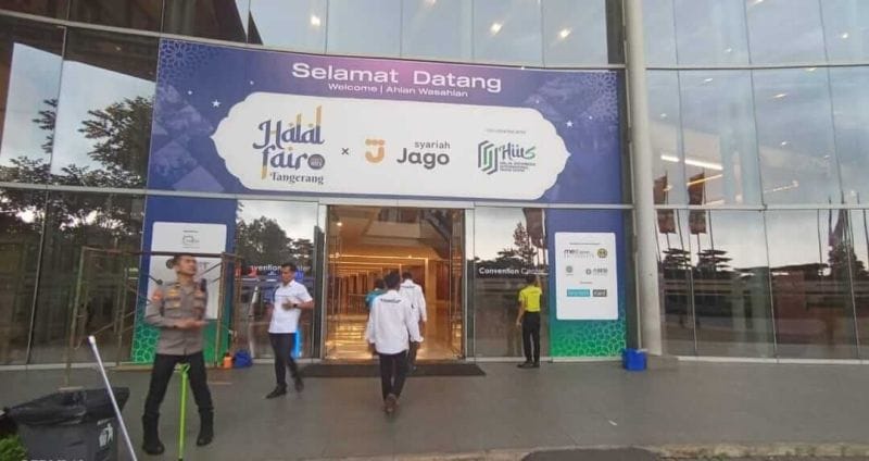 Sewa Gate Kayu Custom - StandPro